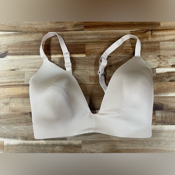 SKIMS | Intimates & Sleepwear | Skims Kim Kardashian Womens Bra 32dddd ...